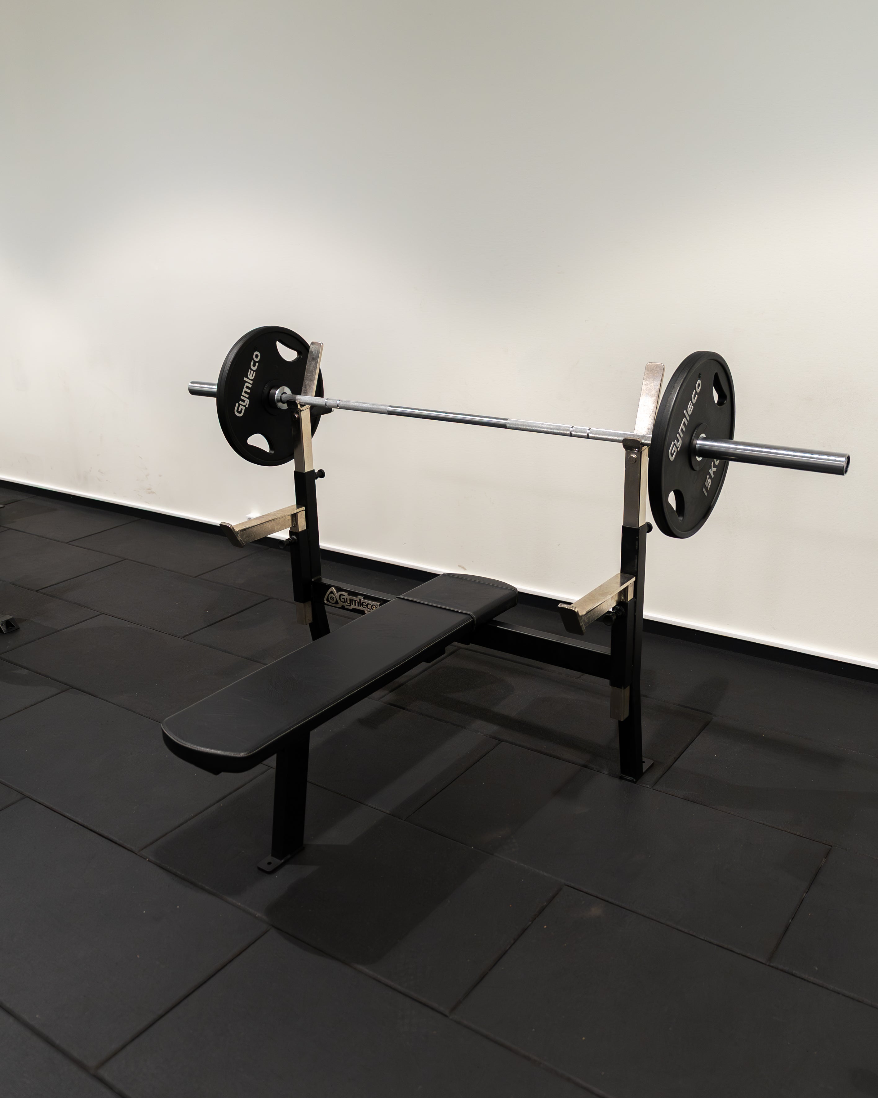 Bench Press with Safety Bars for Safe Strength Training – Gymleco