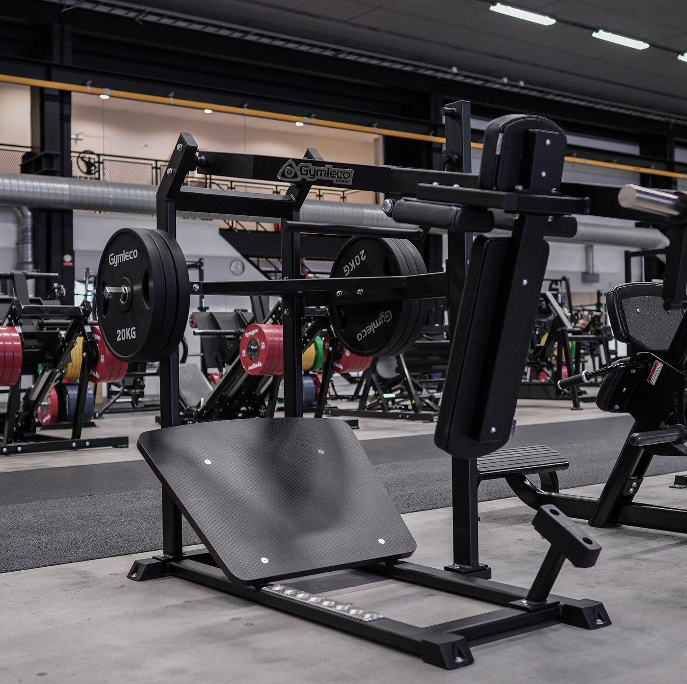 Pendulum Squat Machine for Deep Squats – Gymleco