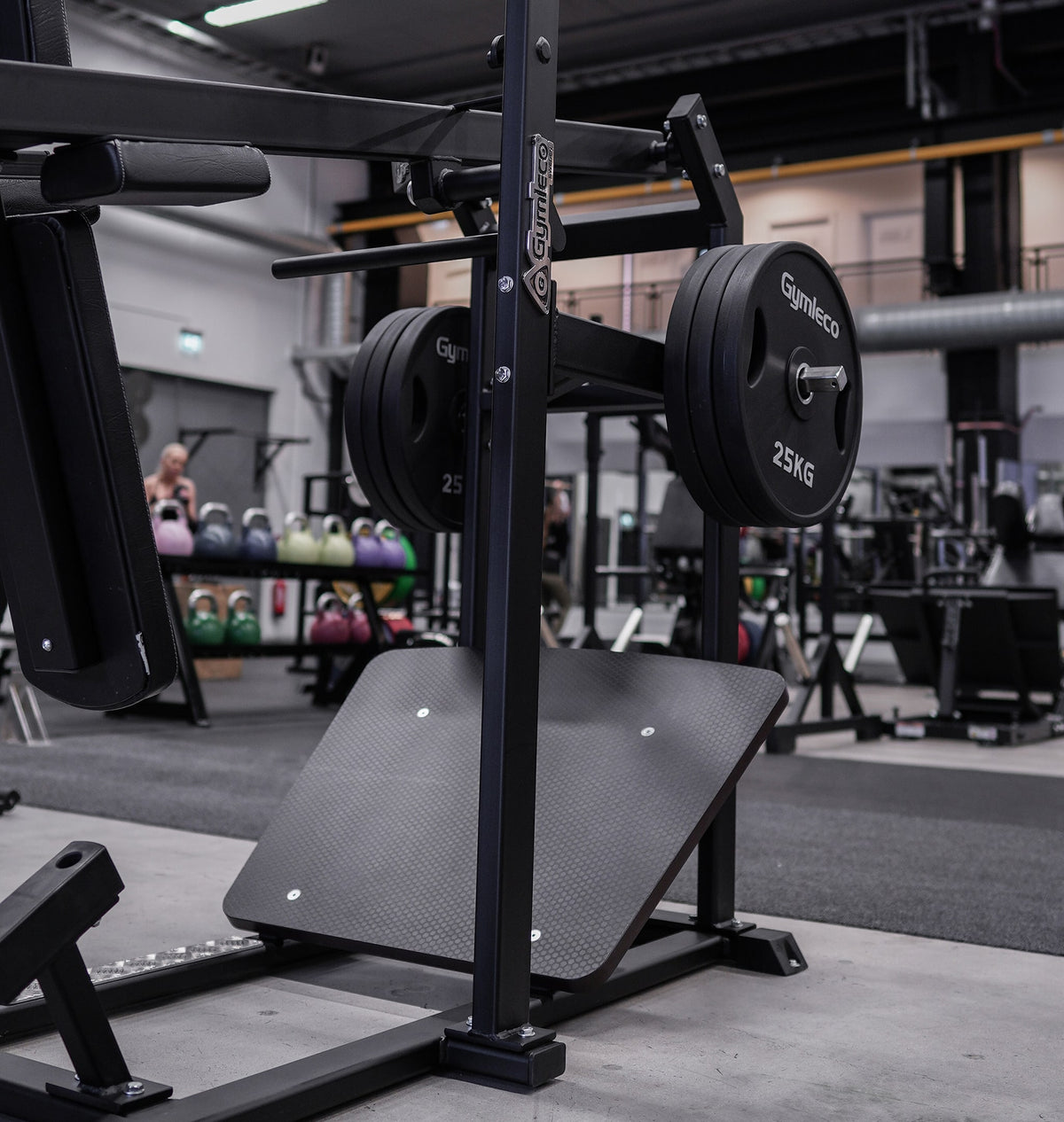 Pendulum Squat Machine for Deep Squats – Gymleco